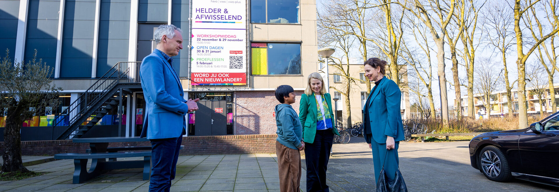 Minister van Binnenlandse Zaken in gesprek met leerlingen Pieter ...